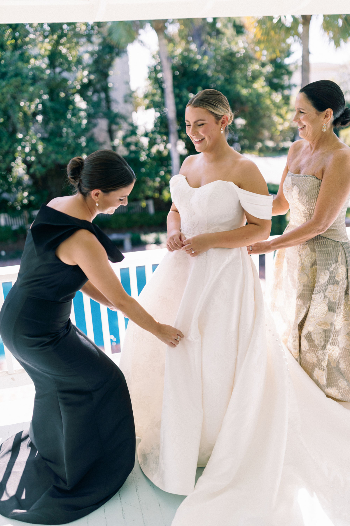 A Chic Coastal-Inspired Wedding at Forbes Farm - Magnolia Rouge