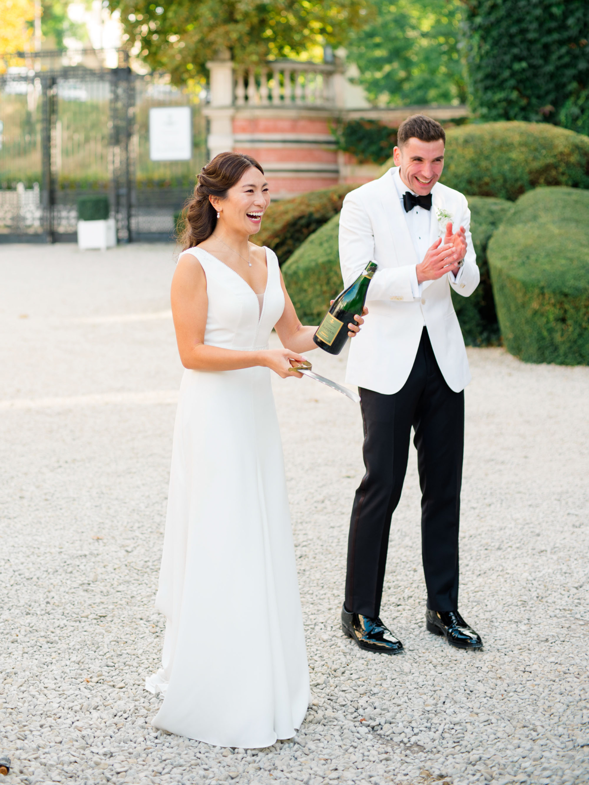 Intimate Outdoor Celebration at Château Comtesse Lafond - Magnolia Rouge