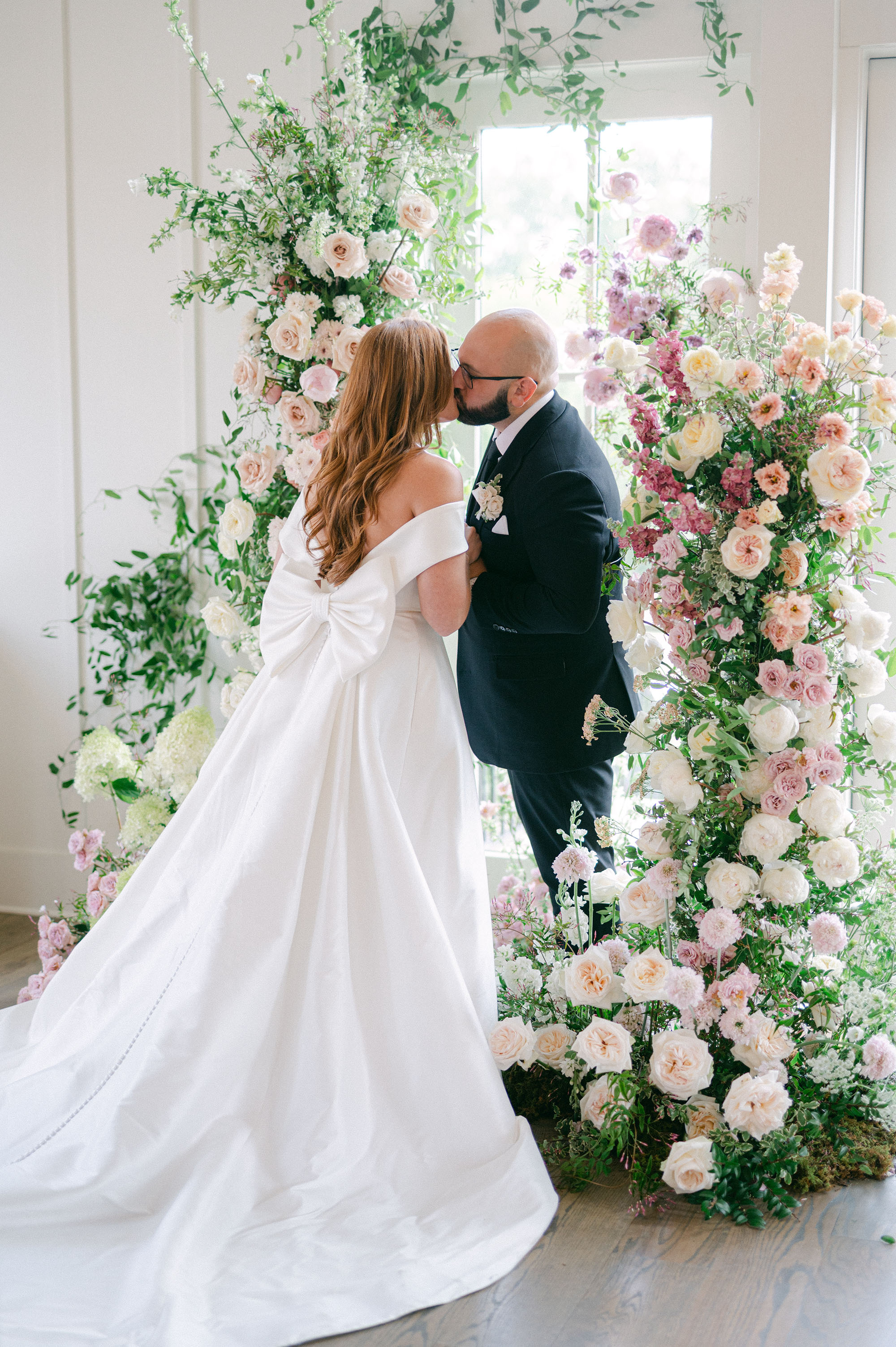 A Refined Tennessee Wedding with Romantic Garden Florals - Magnolia Rouge
